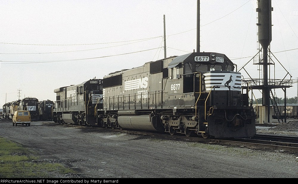 NS 6677 and 8074 in Calumet Yard